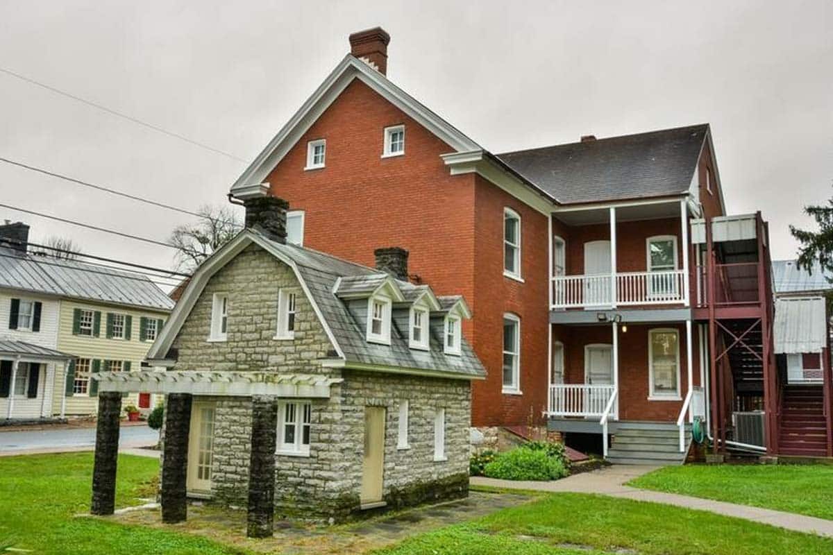 A Traveler's Guide to Shepherdstown, WV - Mountain Mama