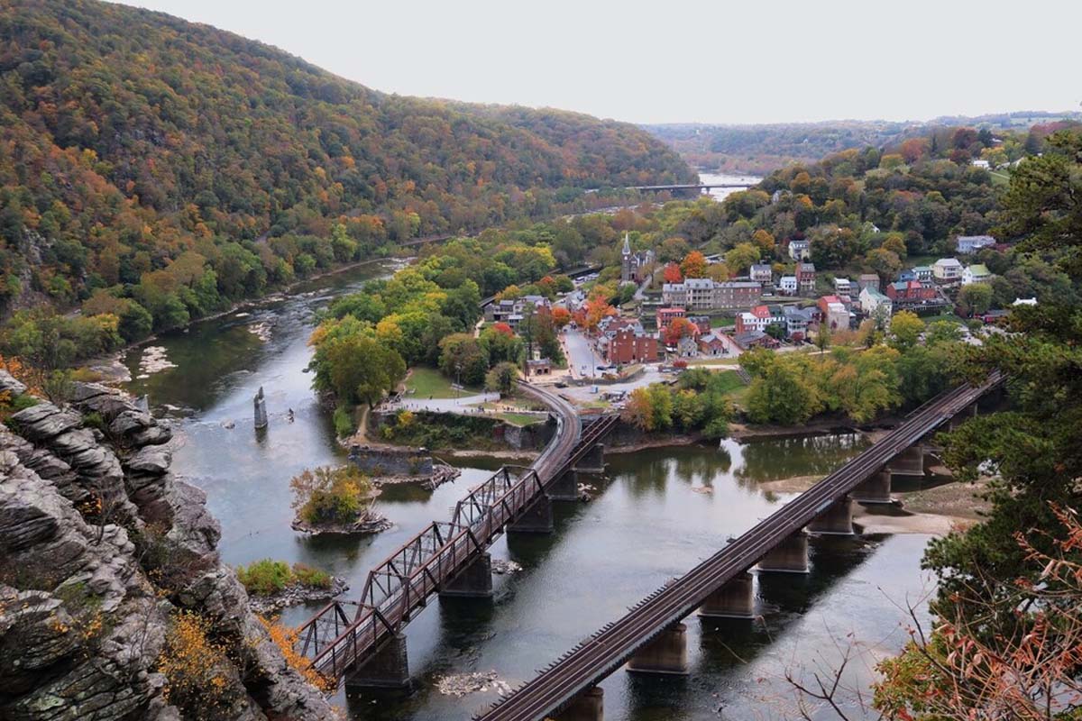 A Visitor’s Guide To Harpers Ferry In The Summer - Mountain Mama